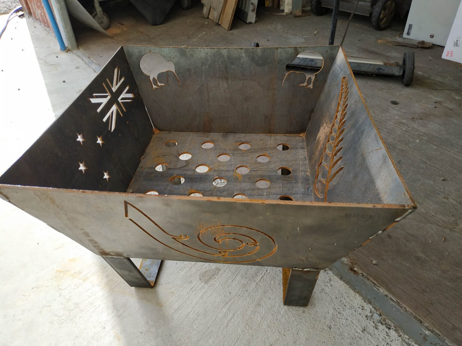 Kiwiana Brazier made of Metal Corten 530mm x 530mm