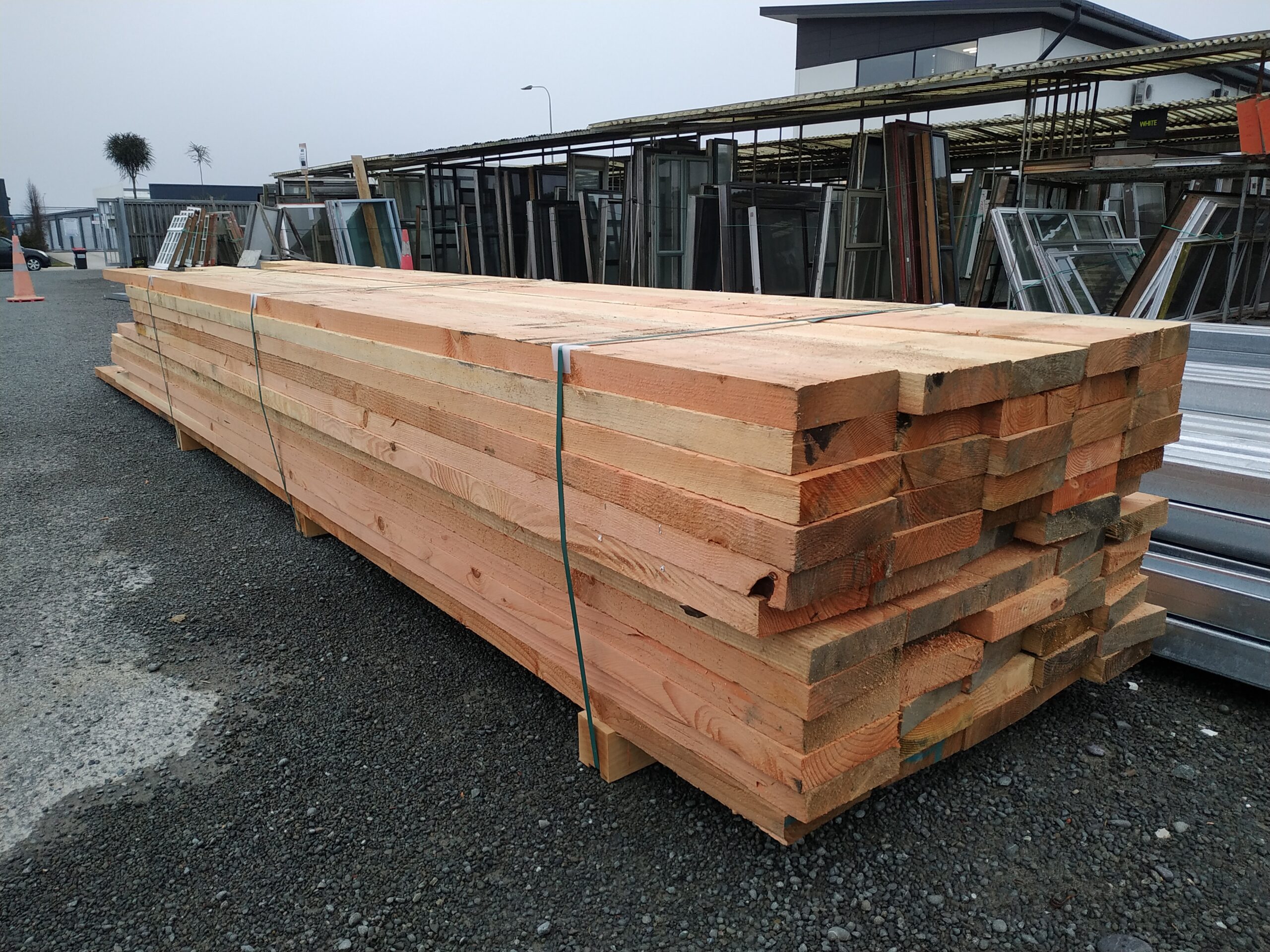 New Zealand Oregon 200x50mm Roughsawn - Musgroves in Christchurch