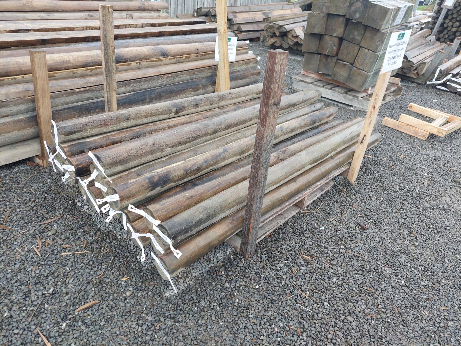 H4 Posts, Poles and half rounds - Musgroves in Christchurch