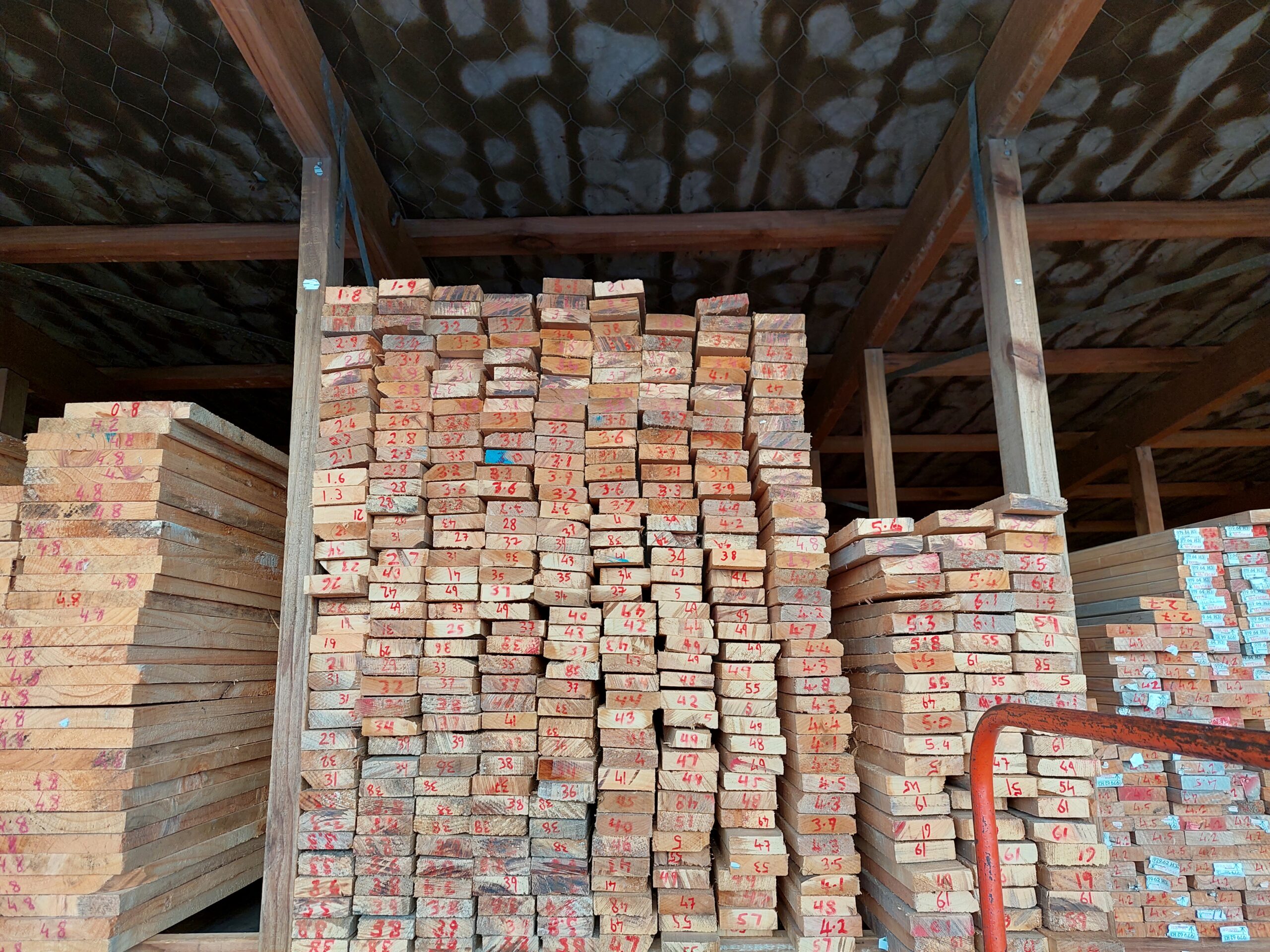 MacroMacrocarpa 75x25mm Roughsawn | Musgroves Ltd