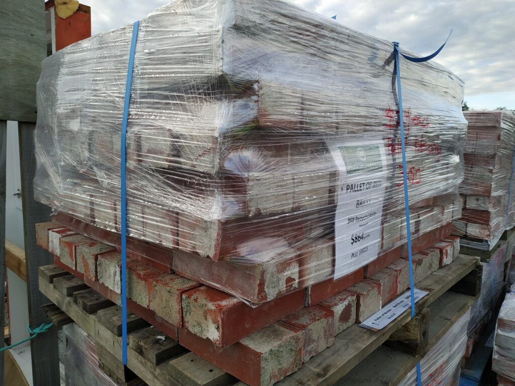PALLET OF RED BRICKS x360 CLEANED | Musgroves Ltd