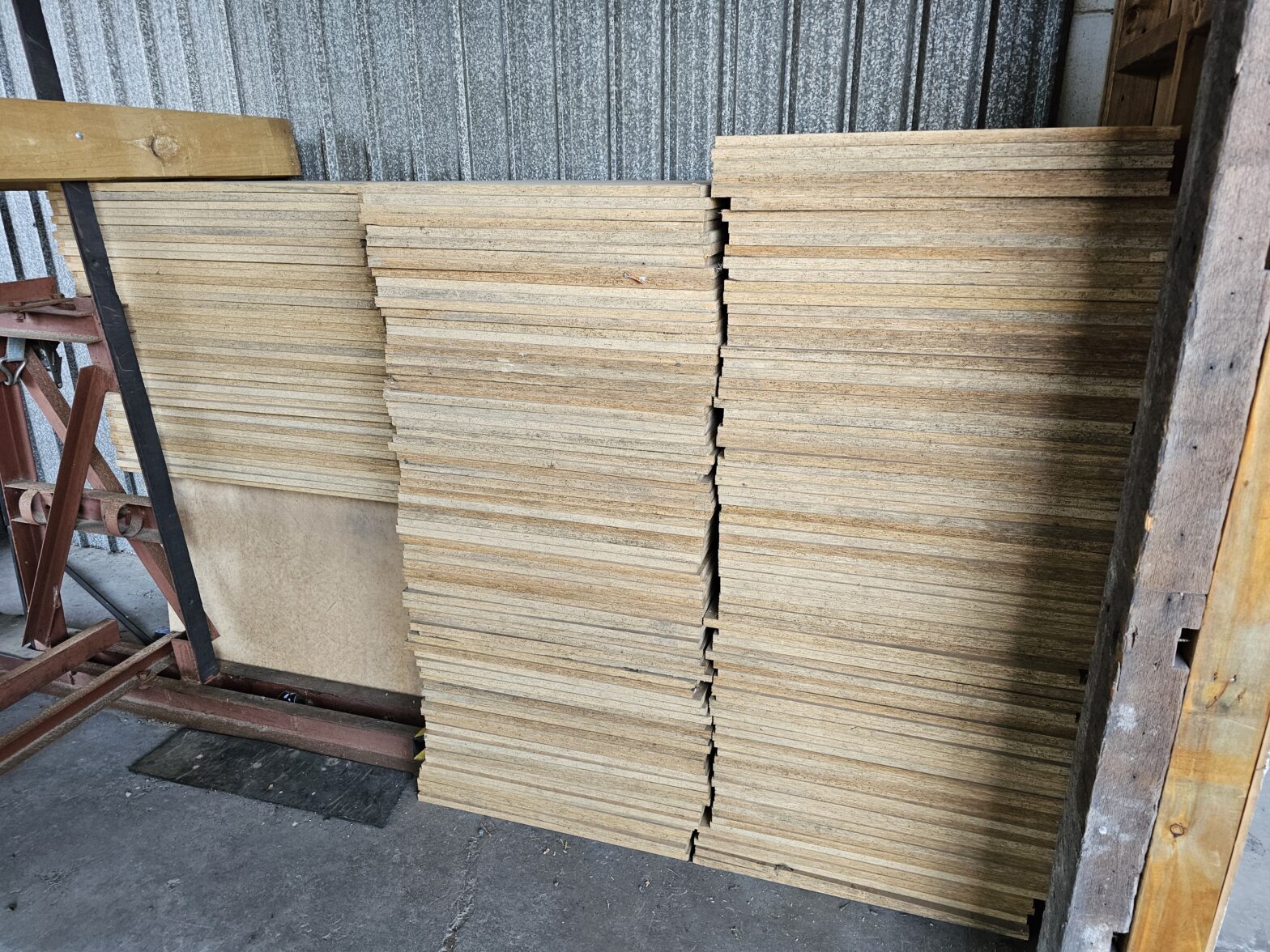 20mm Chipboard Sheets - 850x715mm | Musgroves Ltd