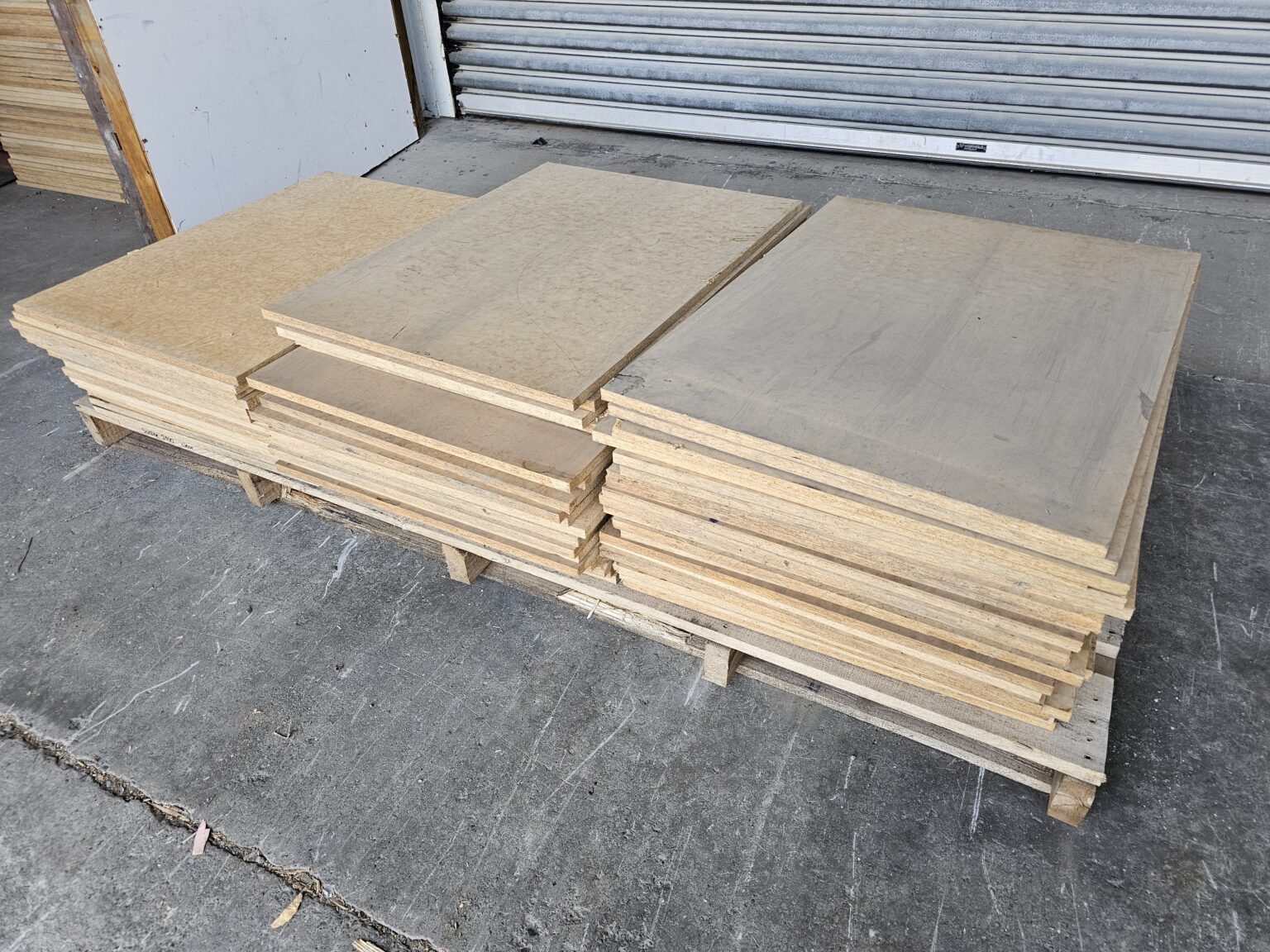 20mm Chipboard Sheets - 850x715mm | Musgroves Ltd