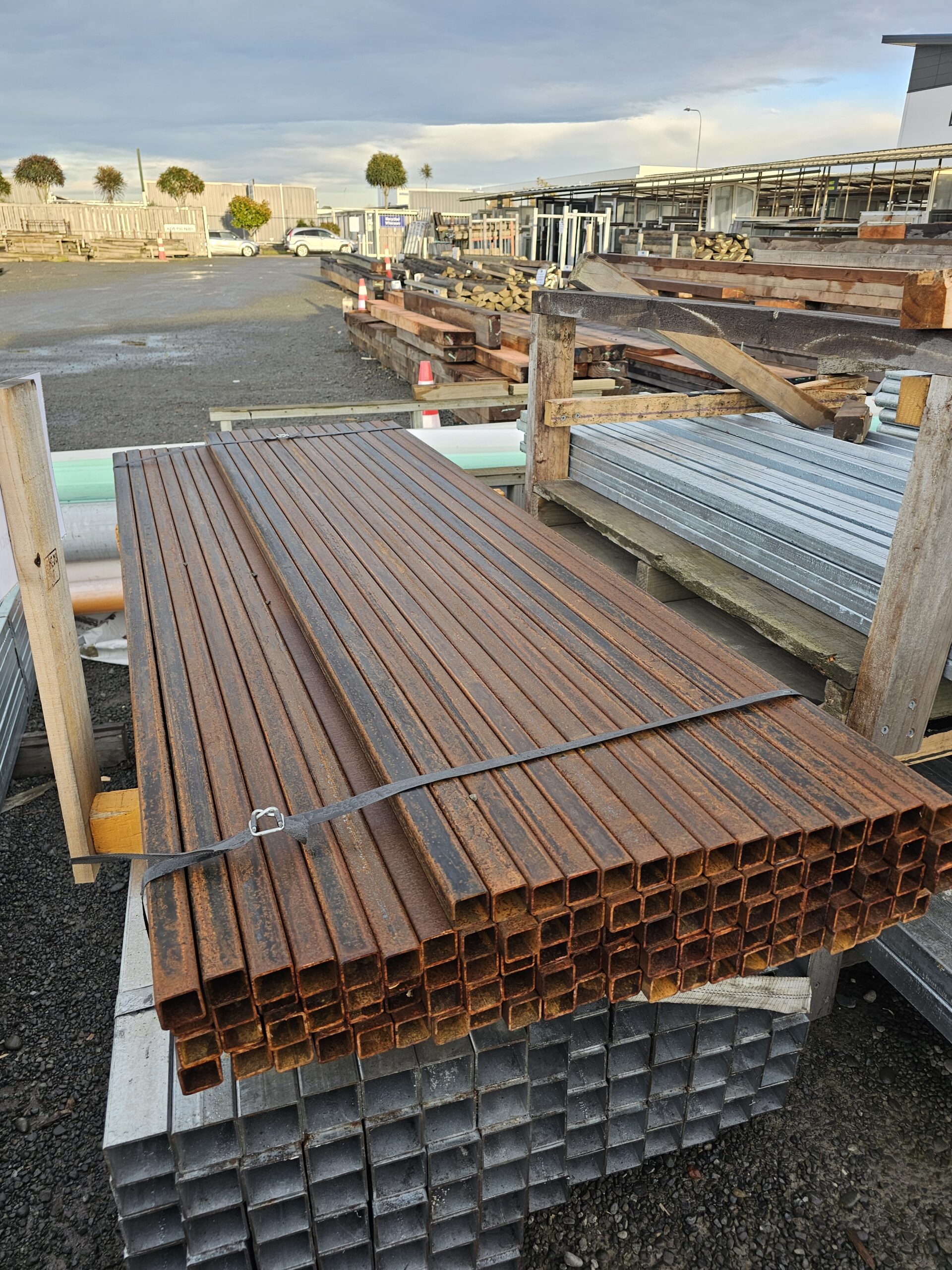 Box Black Steel 35x35x2000mm | Musgroves Ltd